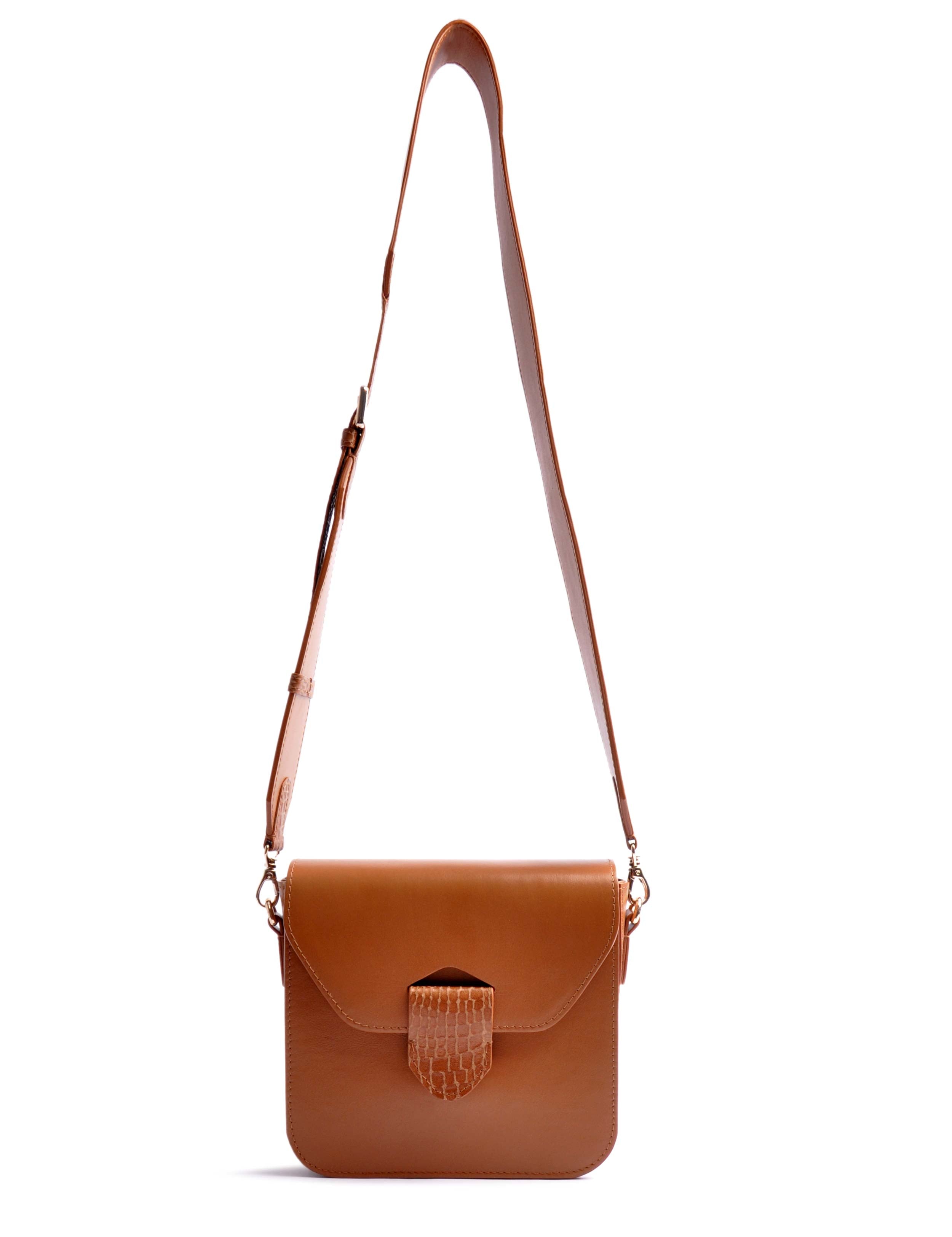 ARROW BOX . SHOULDERBAG SMALL . Cognac Calf Leather . Handcrafted ...